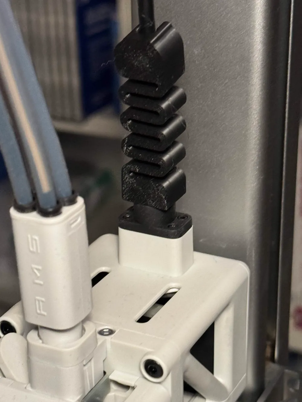 Elastic A1 / A1 mini cable conduit—no supports by maknx - MakerWorld