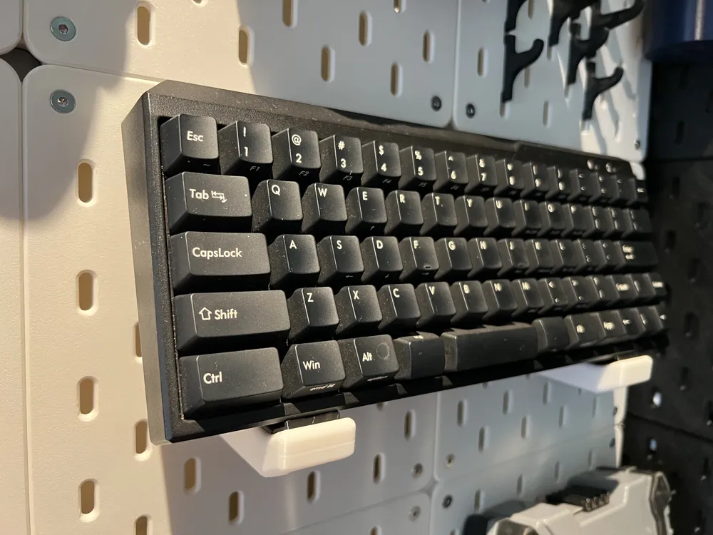 Pegboard Keyboard Holder by 莔戈 MakerWorld: Download Free 3D Models