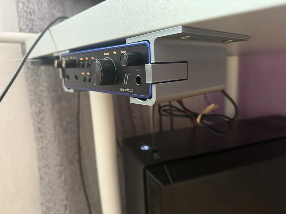 Focusrite Scarlett 2i2 4th gen holder - Free 3D Print Model - MakerWorld