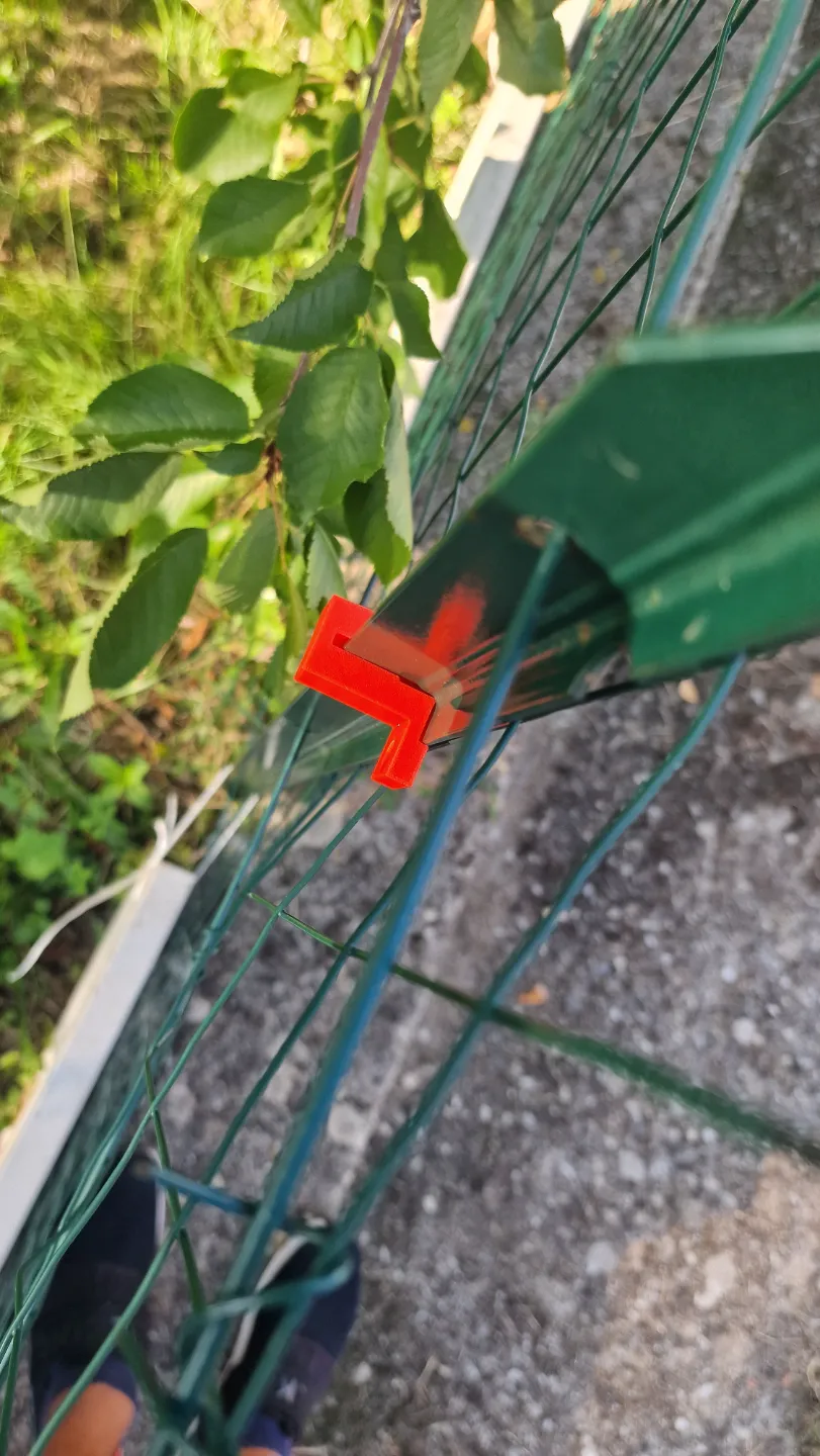 Metal Fence Post Support by Cenadistore - MakerWorld