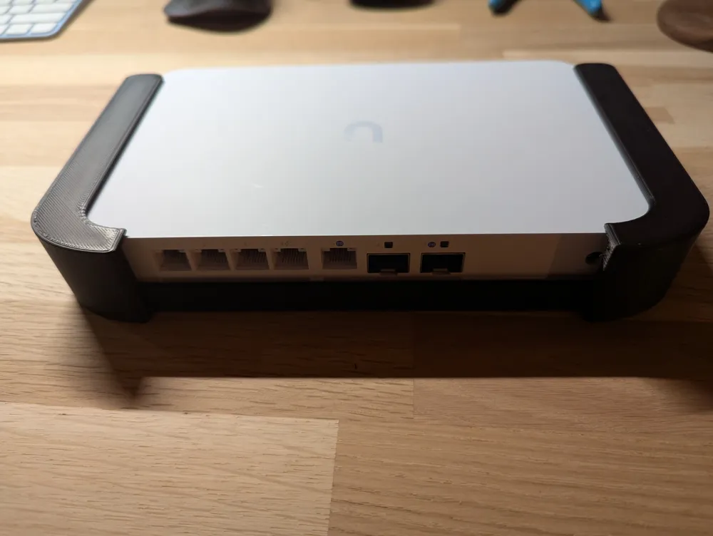 Unifi Cloud Gateway Fiber Wall Mount Remixed by Robbe MakerWorld ...