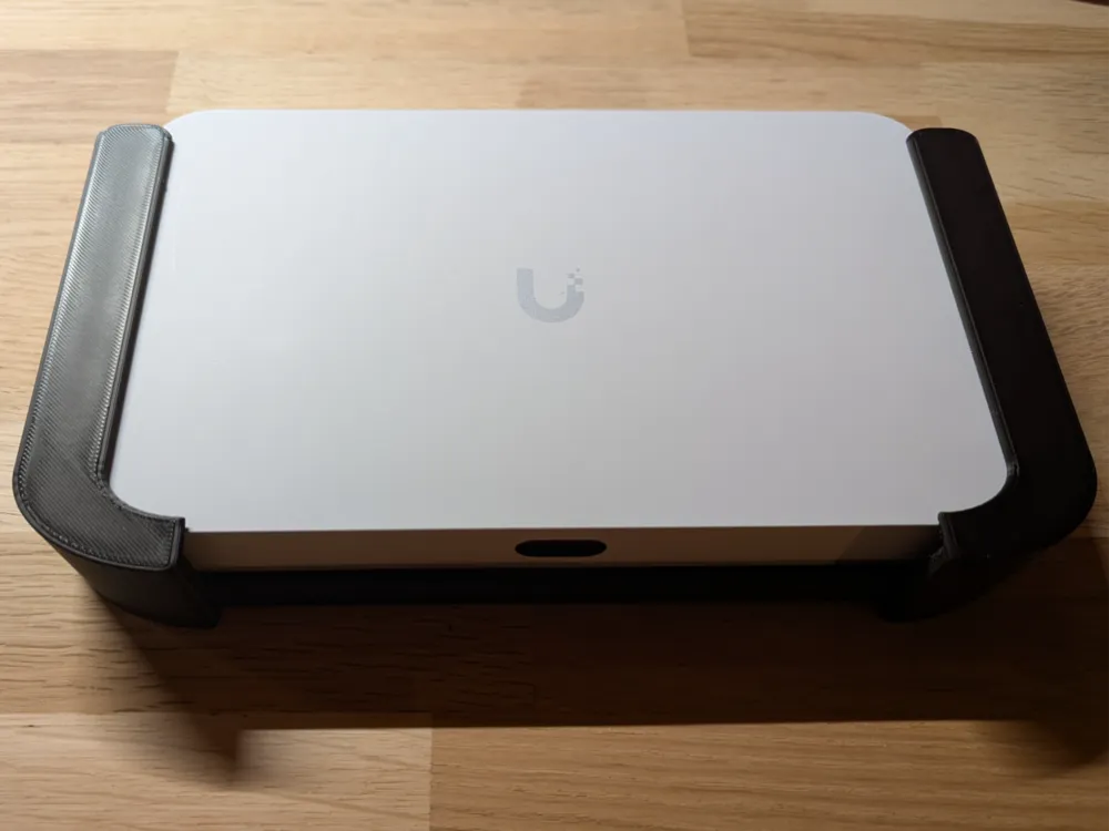 Unifi Cloud Gateway Fiber Wall Mount Remixed by Robbe MakerWorld ...