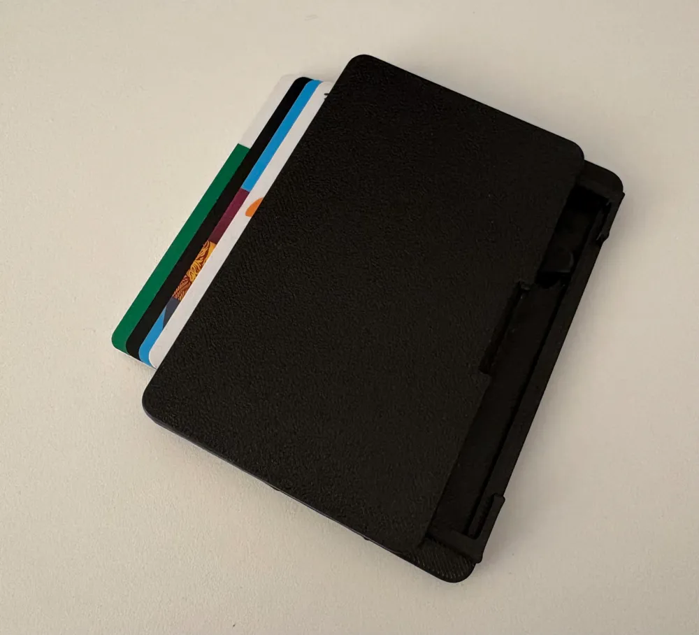 Slide card wallet by AroW MakerWorld: Download Free 3D Models