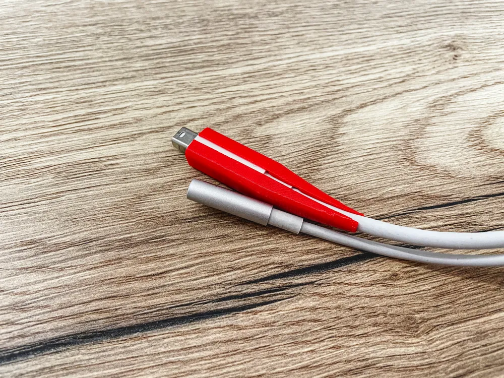 Thunderbolt / Displayport Cable Saver by Print in 3D - MakerWorld