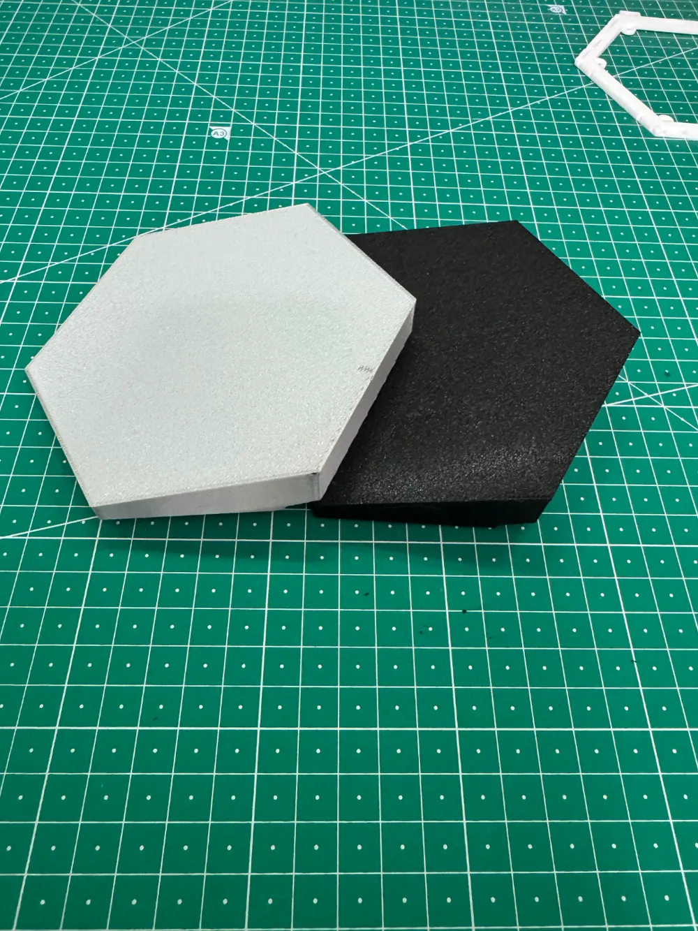Hexagon Scale Wall Panels by Loty3D MakerWorld: Download Free 3D Models
