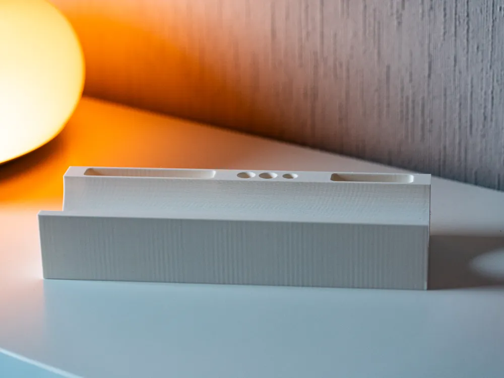 Desk Butler v1 by bjoernstudio - MakerWorld