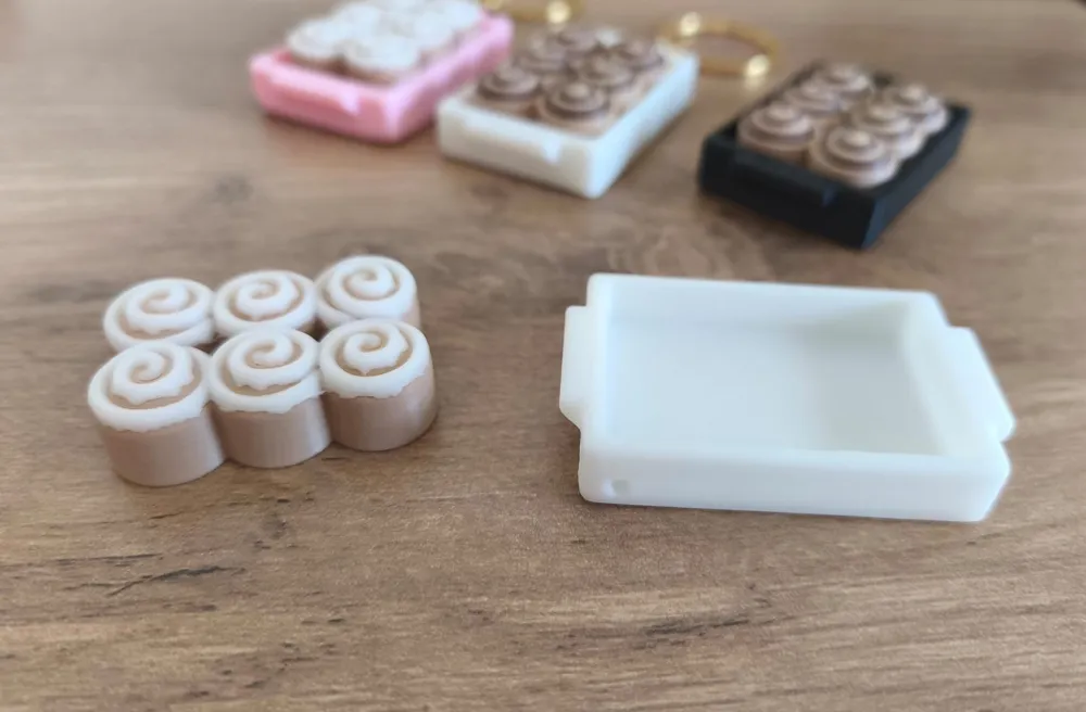 Cute Cinnamon Roll Keychain by Bluverie Studio MakerWorld: Download ...