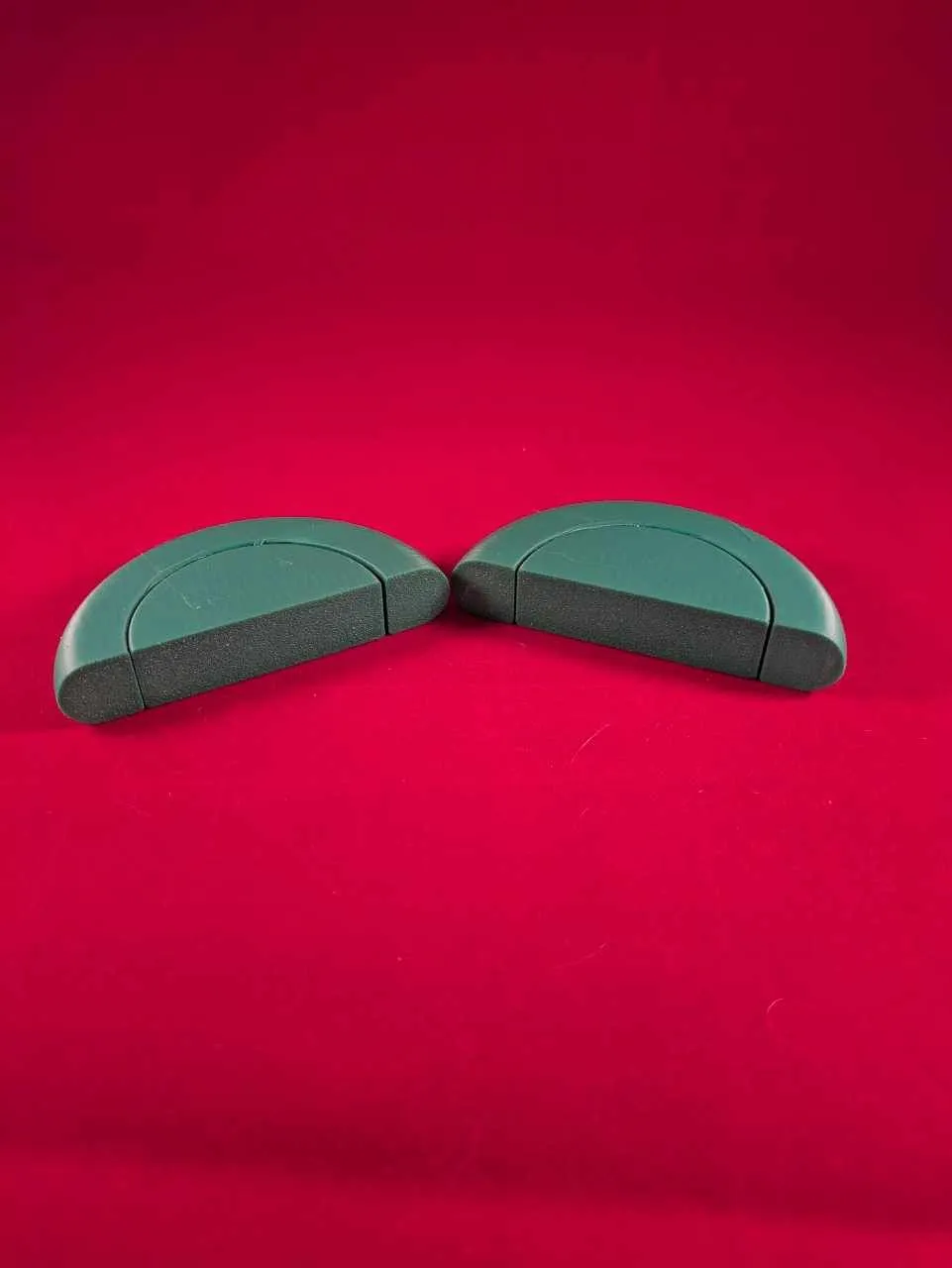 Compact Tablet Riser by rileypricedev - MakerWorld
