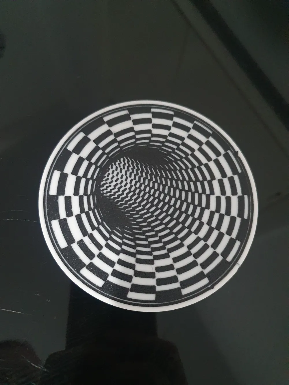 Optical illusion Coaster by A3Dprints - MakerWorld