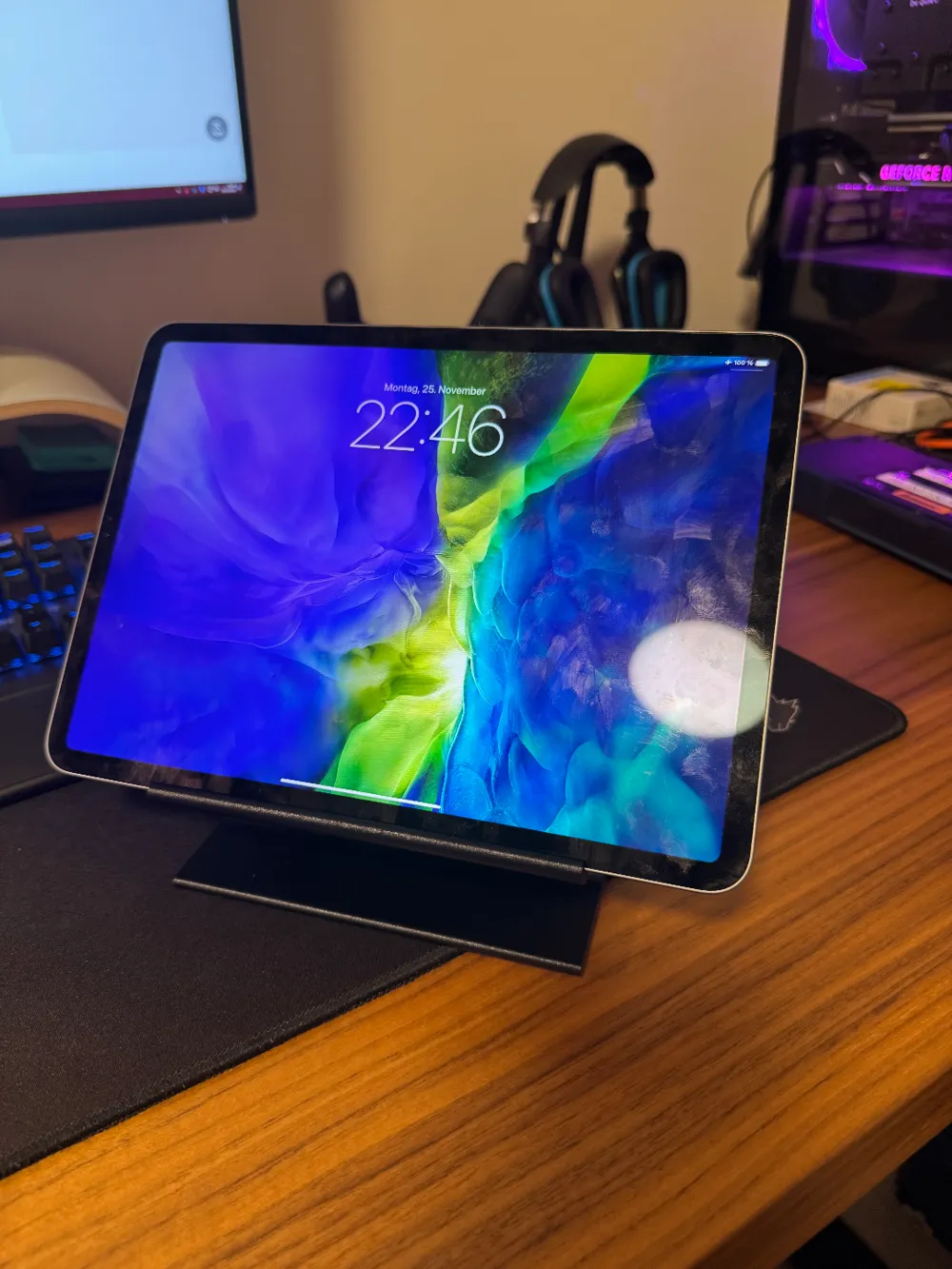 iPad/Tablet Stand for iPad and Samsung by Julian MakerWorld: Download Free 3D Models