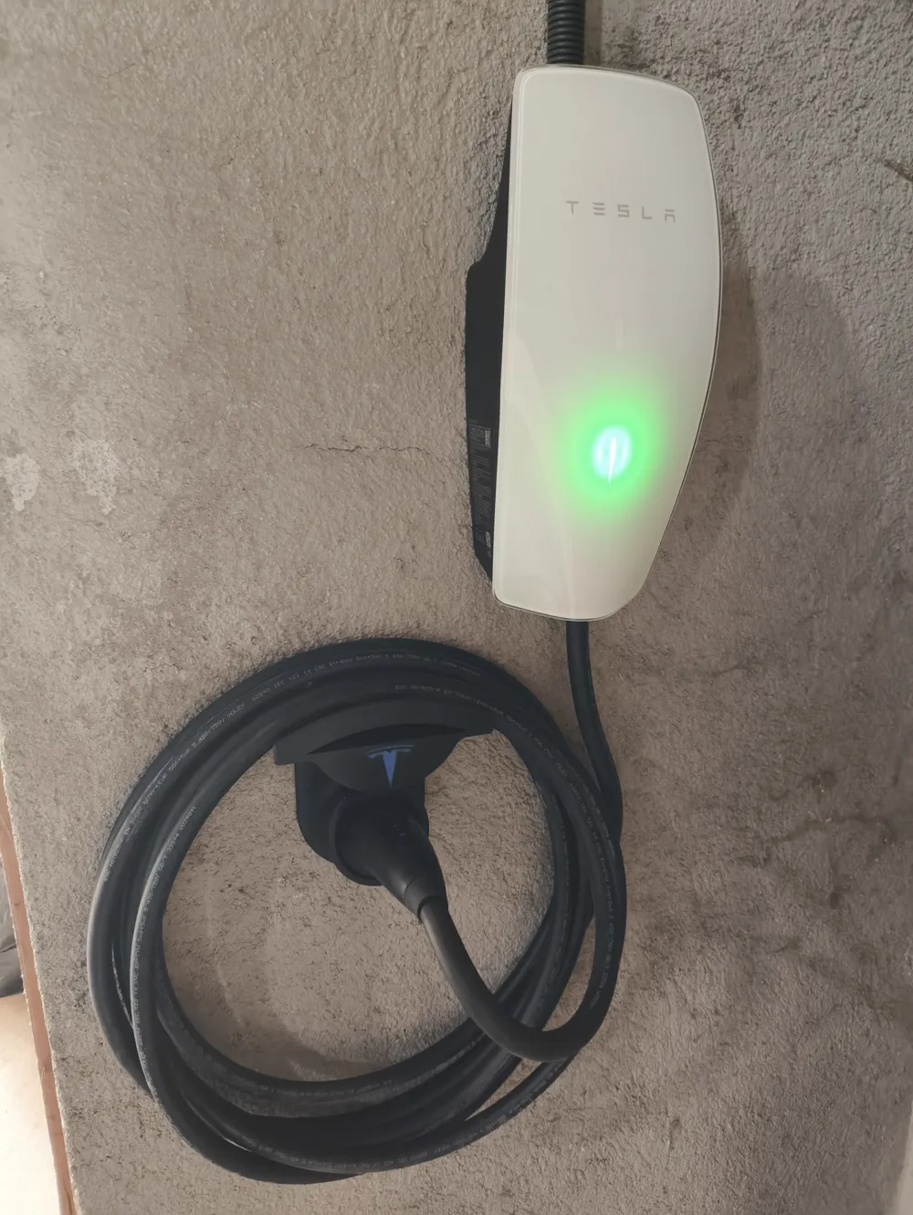 Support Cable "type 2" tesla wall connector by yahyah206 MakerWorld ...