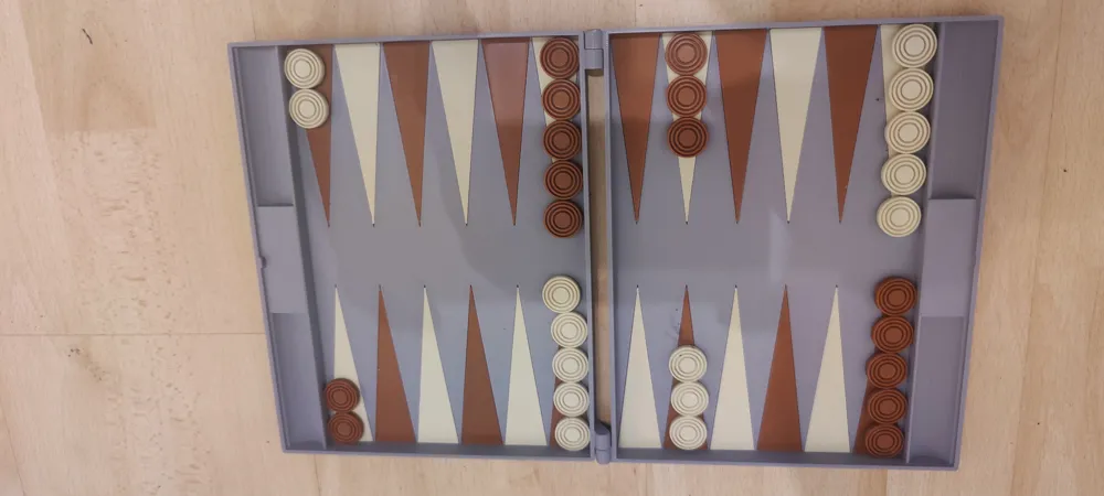 Foldable backgammon set / Foldable Backgammon Set by morpheys666 MakerWorld: Download Free 3D Models