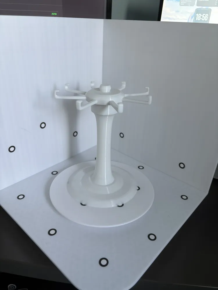 Rotating keychain display - Free 3D Print Model - MakerWorld