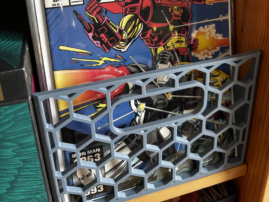 Comic Holder - Free 3D Print Model - MakerWorld