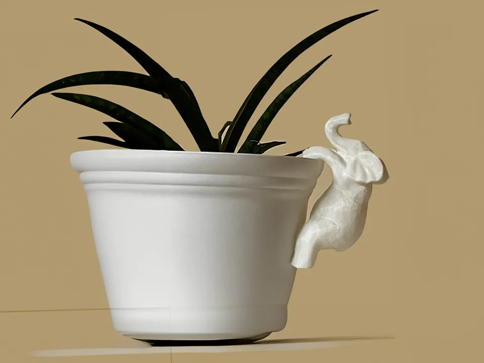 Elephant on a planter by Isaac - MakerWorld