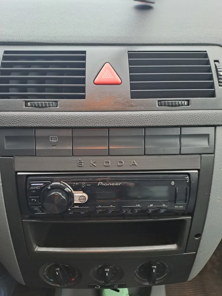 fabia 1 radio brim - Free 3D Print Model - MakerWorld