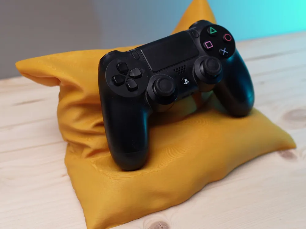 Pillow Stand for PS4 / PS5 Controller by Lukis3DStudio - MakerWorld
