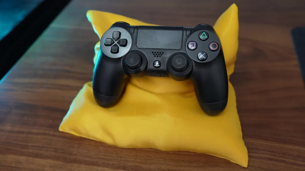 Pillow Stand for PS4 / PS5 Controller by Lukis3DStudio MakerWorld ...