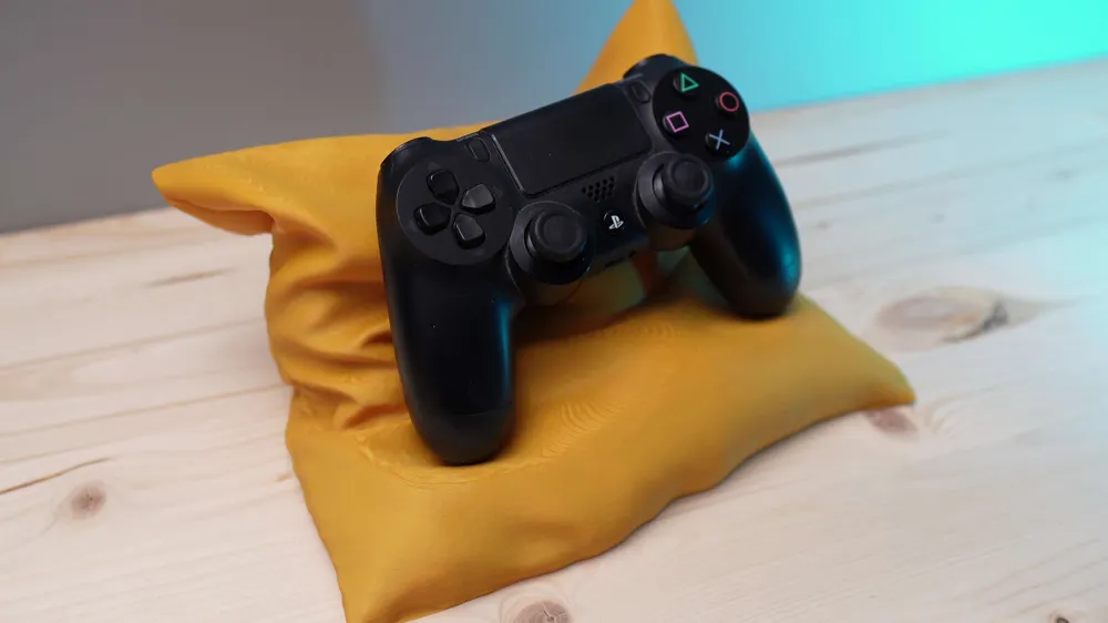Pillow Stand for PS4 / PS5 Controller by Lukis3DStudio MakerWorld ...