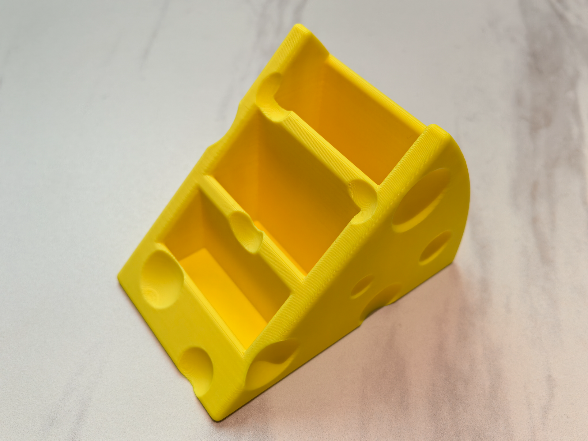 Cheese Remote Control Holder by Tween MakerWorld: Download Free 3D Models