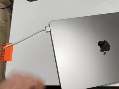 Table side data cable clamp by 啥都會的猫師傅 MakerWorld: Download Free 3D Models