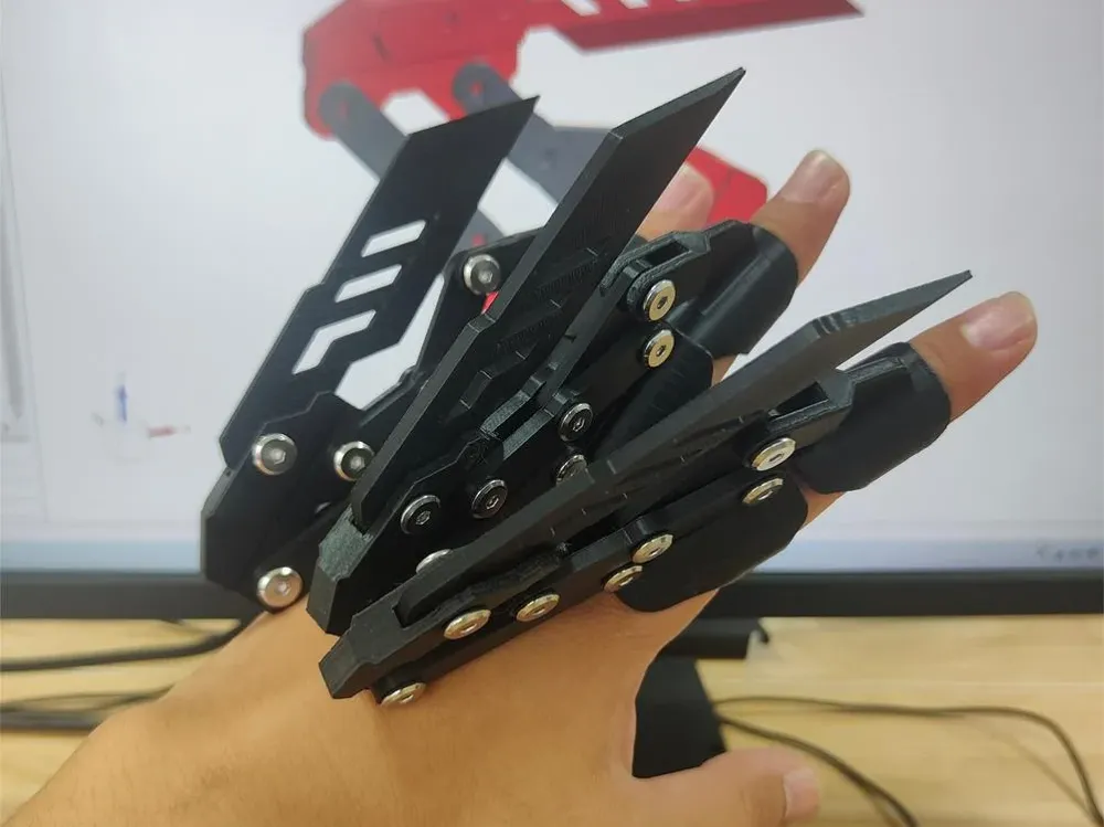 Mantis Claw (Improved Version) - Free 3D Print Model - MakerWorld