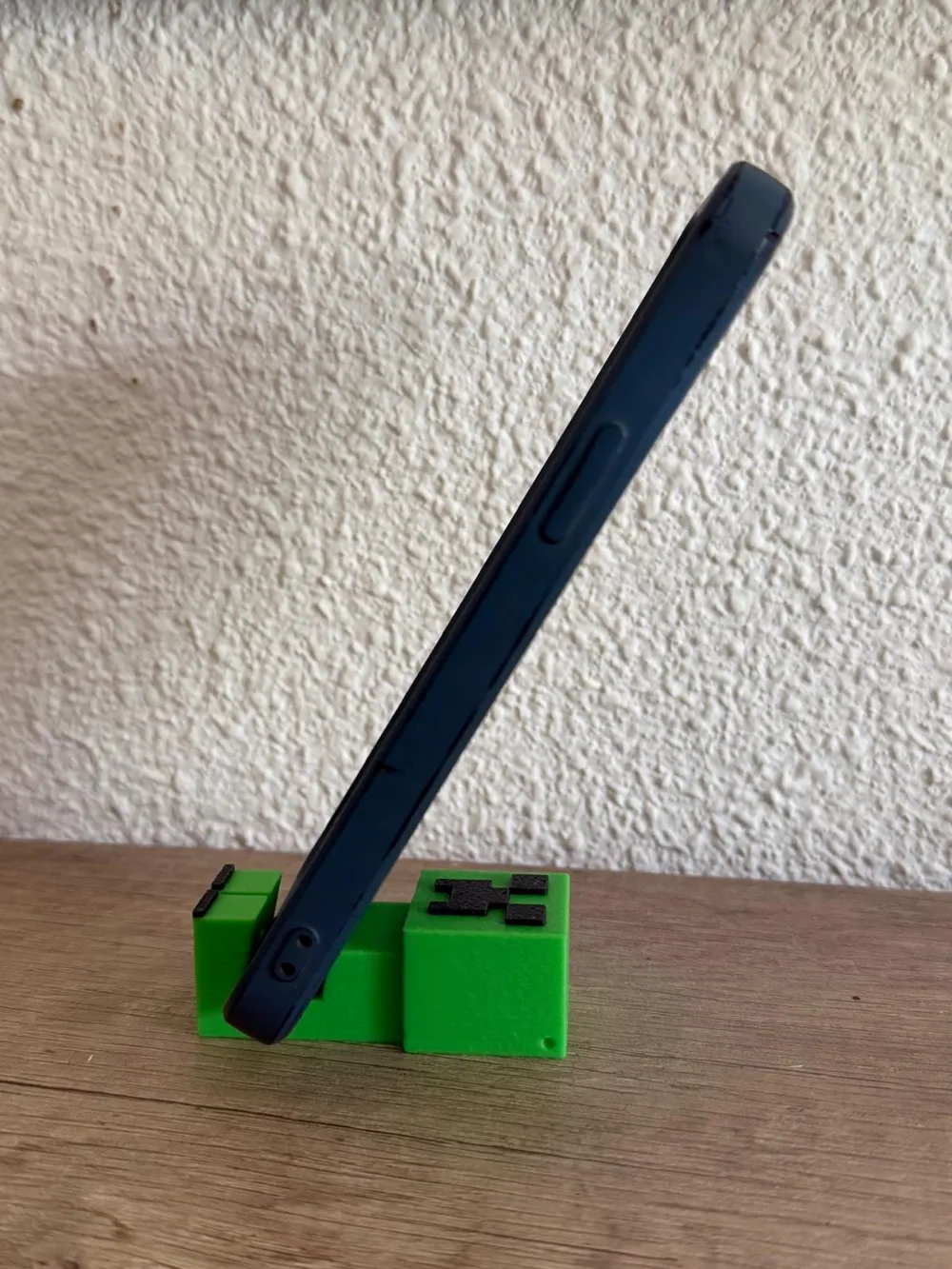 Creeper 2-in-1 Keychain + Phone Stand