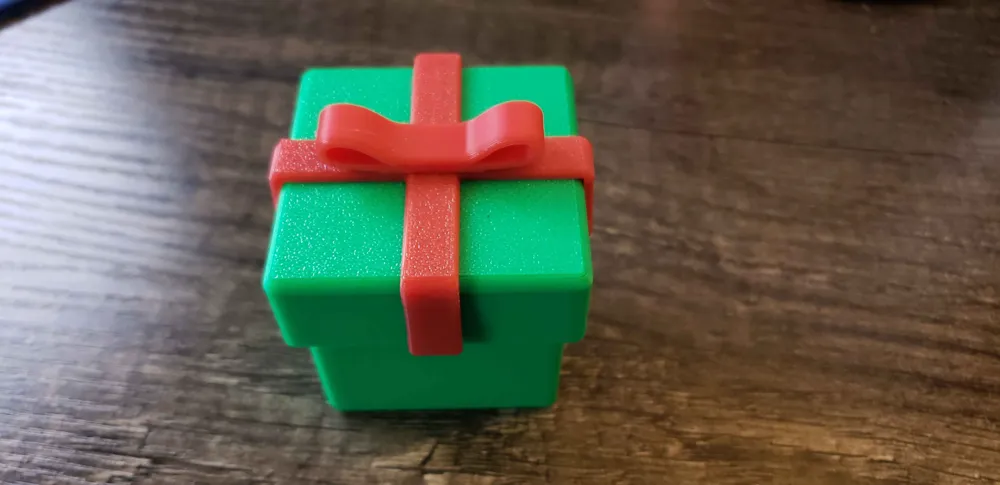 Christmas Gift Clicker by Tangeryna MakerWorld: Download Free 3D Models