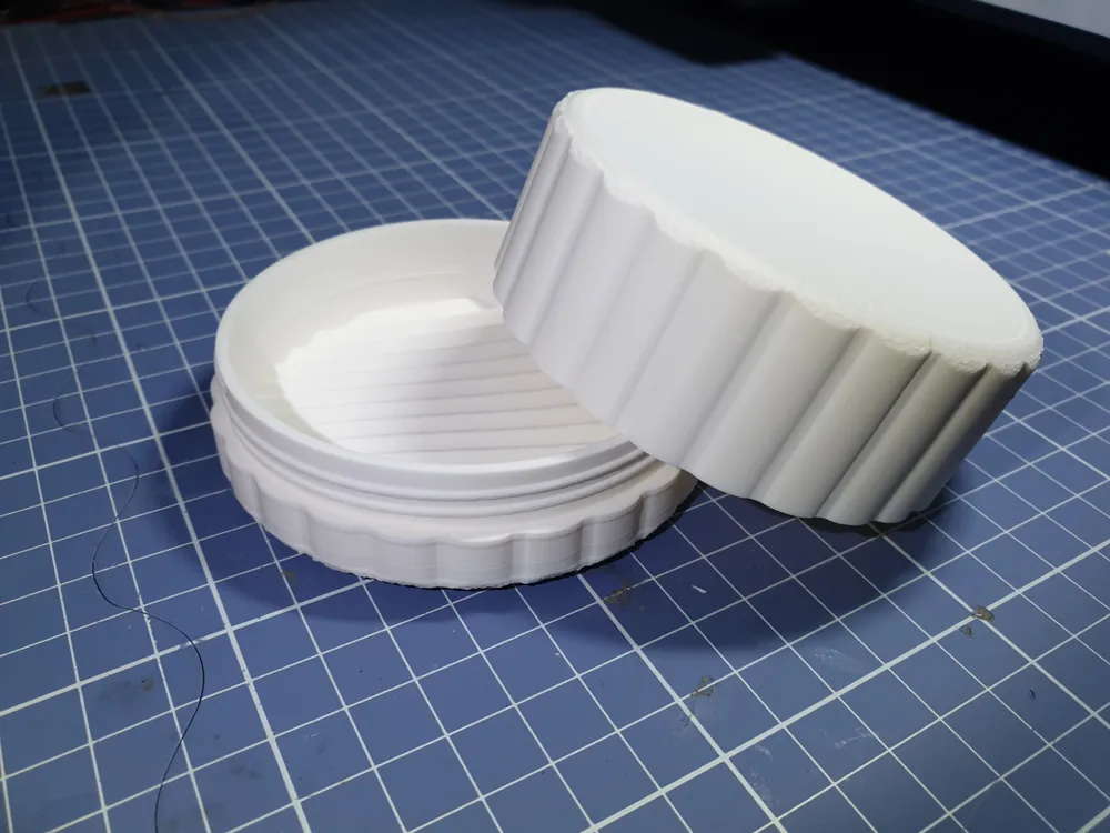 Round Soap Dish & Travel Box - Free 3D Print Model - MakerWorld
