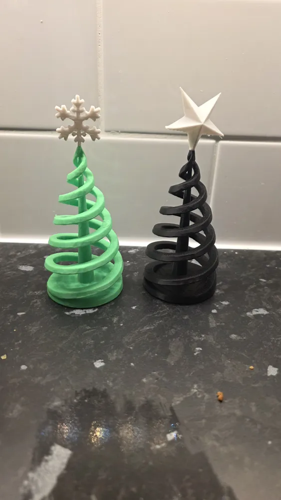 Desk top Christmas tree with snow flake topper by Simple£D MakerWorld ...