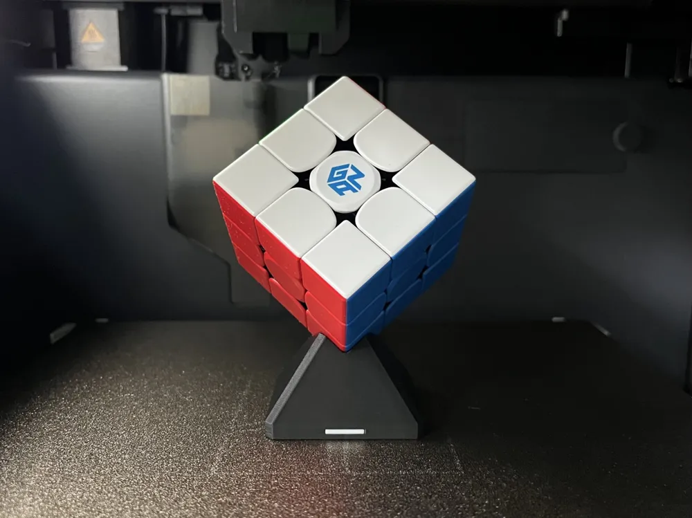 Rubik Cube Stand by Designol MakerWorld: Download Free 3D Models