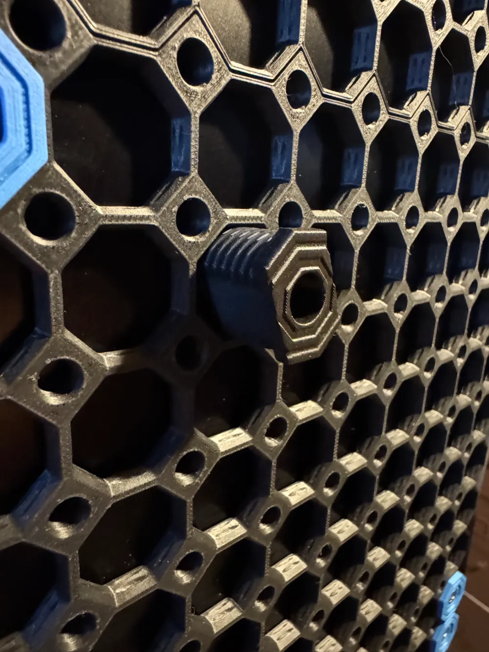 Multiboard 20mm T-Bolt with screw hole Remixed by minsis MakerWorld ...