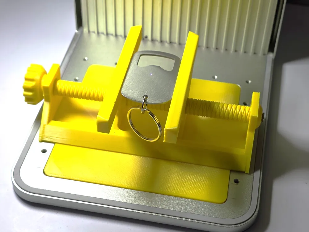 Xtool F1-F2_vice_centered - Free 3D Print Model - MakerWorld