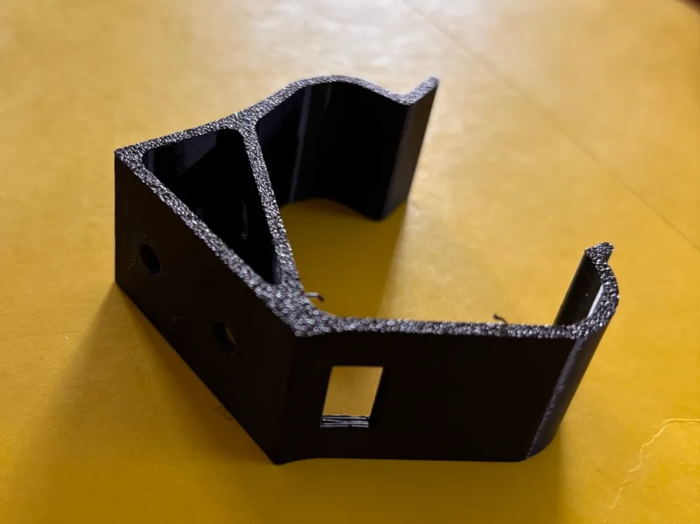 PS4 Controller Halterung mit Zugang zum Ladeanschluss – Kostenloses 3D ...