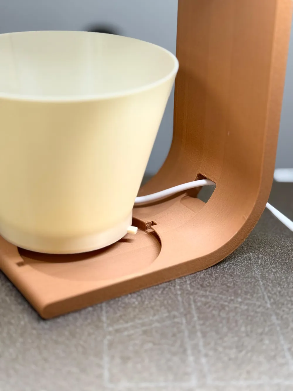 Modern Lamp - Free 3D Print Model - MakerWorld
