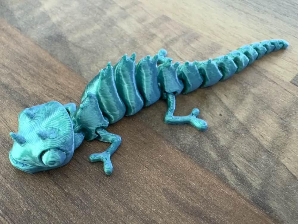 Last filament Articulated Chameleon (5 grams) Remixed by SvenMakerWorld ...