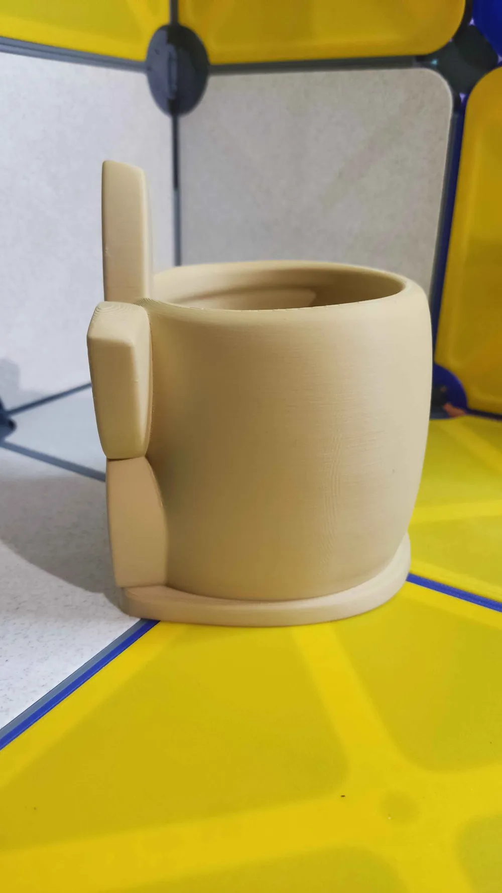 Demoflower - 笔筒 / 花盆 - 免费 3D 打印模型 - MakerWorld