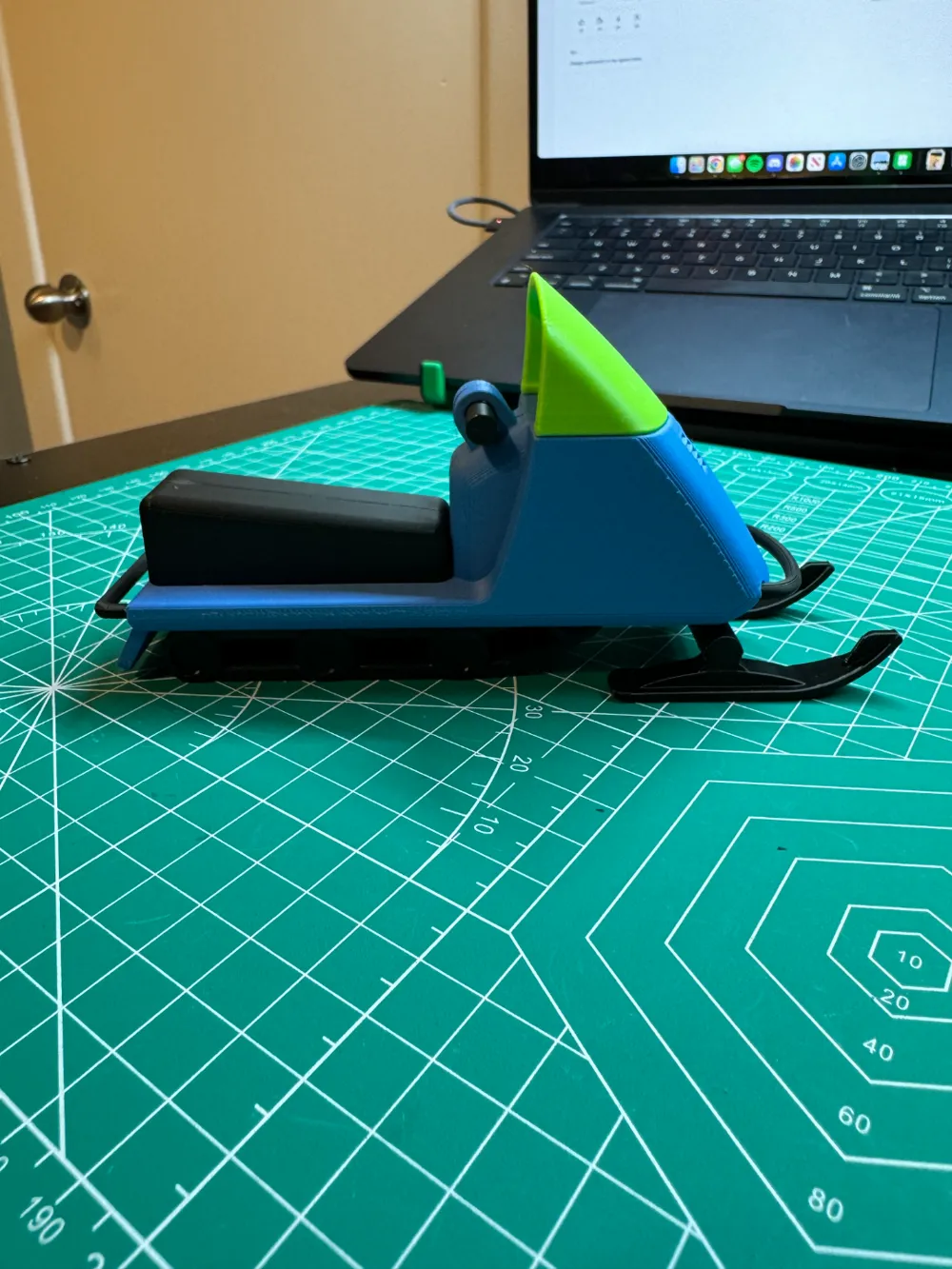 Snowmobile Toy / Model - Free 3D Print Model - MakerWorld
