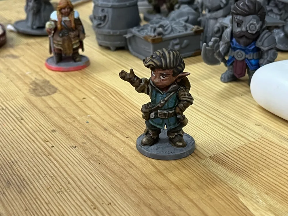 Halfling Rogue Miniature| 3D Printable DnD - Free 3D Print Model ...