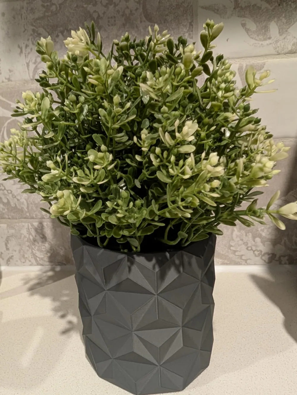 geometric pot planter by Toe nail MakerWorld: Download Free 3D Models