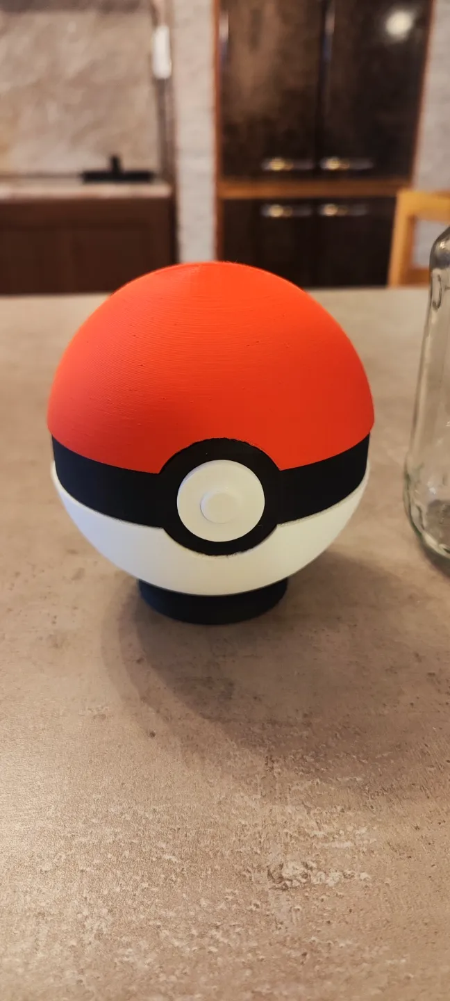 Small pokeball money box (10cm) by dvoracek13 - MakerWorld