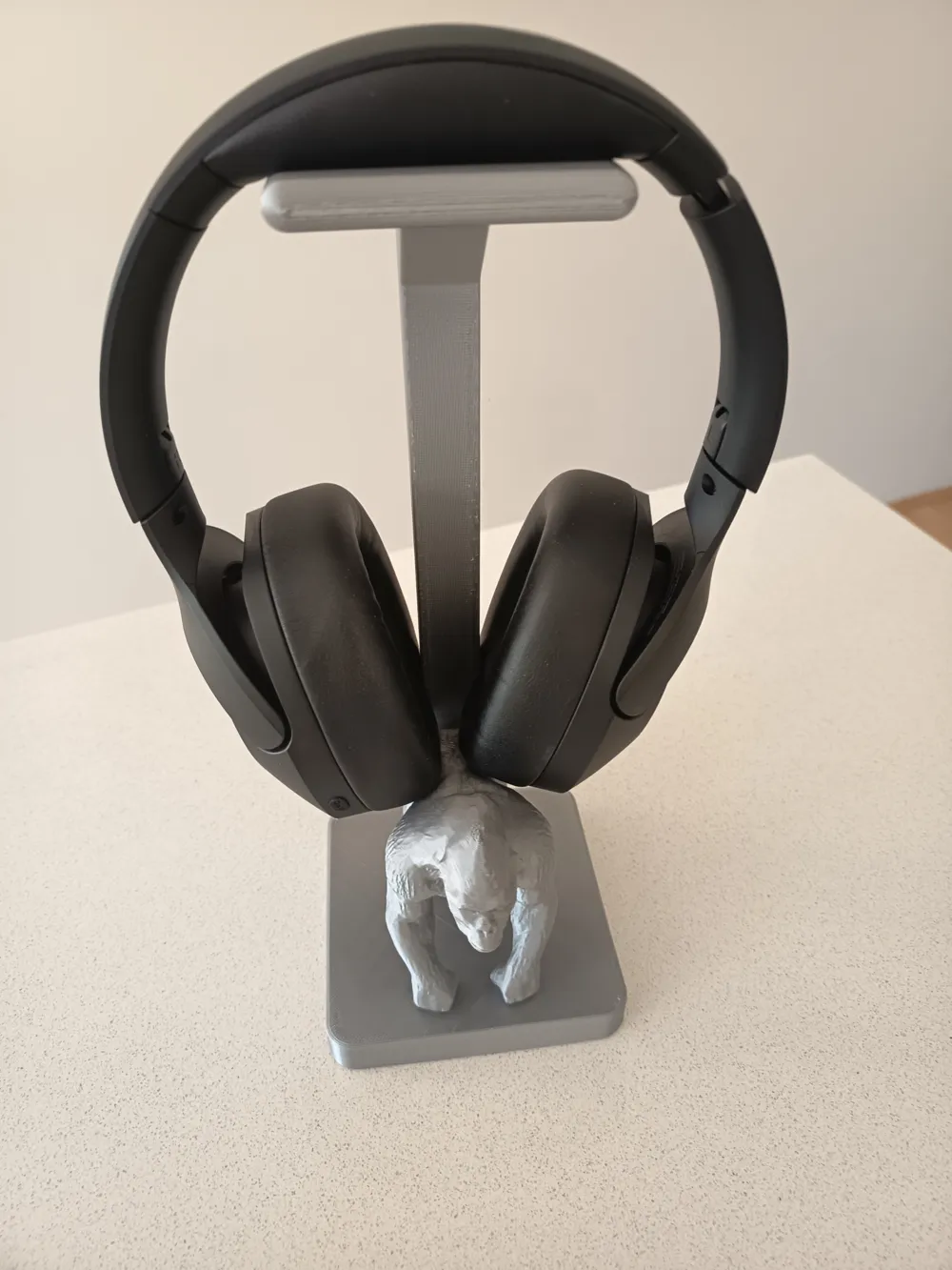 Headset Stand with Gorilla - Free 3D Print Model - MakerWorld