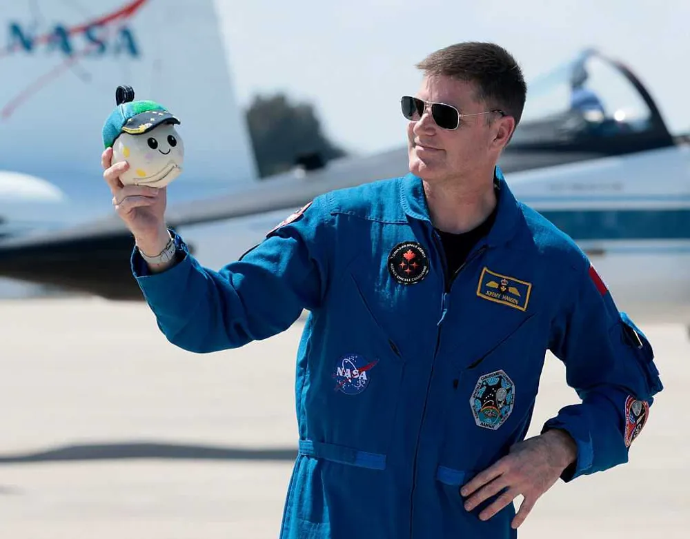 Rise – Artemis II Zero-Gravity Indicator - Free 3D Print Model - MakerWorld