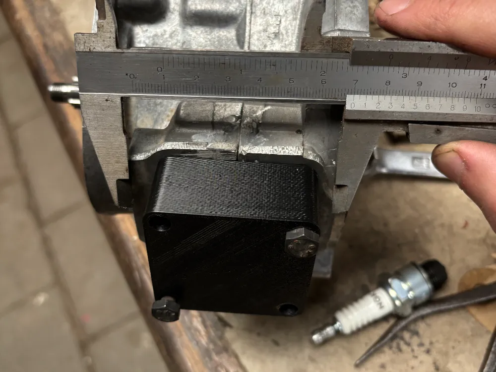 Puch/Tomos Engine cylinder hole cover - Free 3D Print Model - MakerWorld