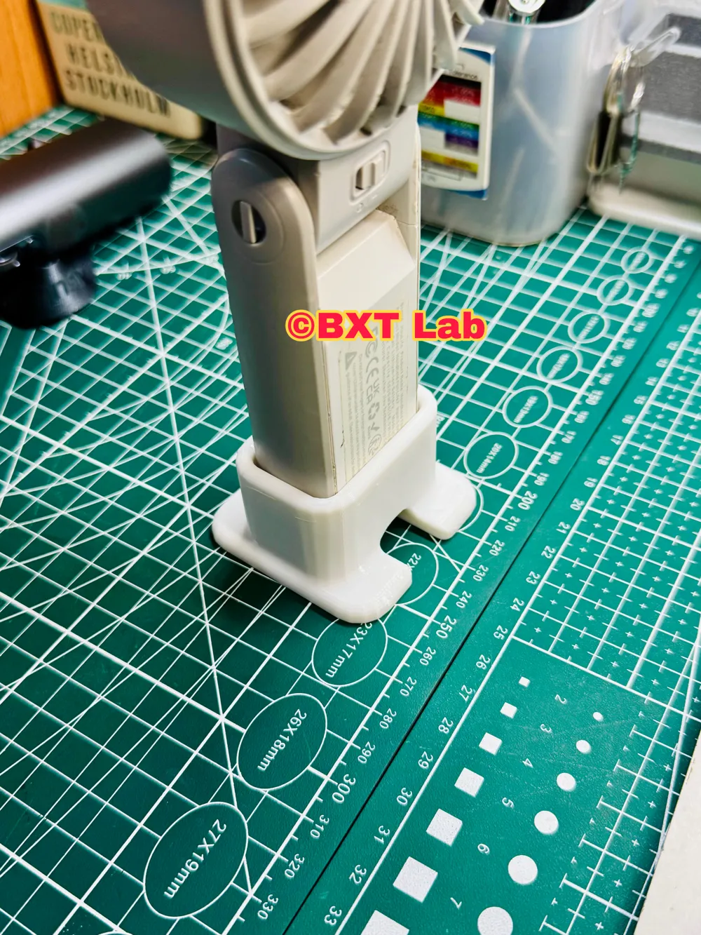 Life7 stand with charging cable slot (L adapter) by BXT-LAB MakerWorld: Download Free 3D Models