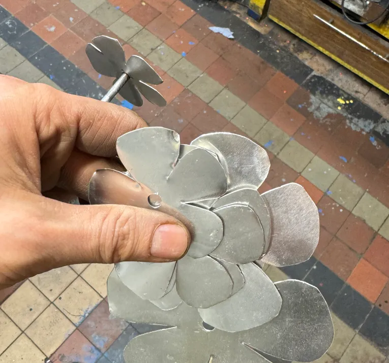Steel Rose templates valentines day - Free 3D Print Model - MakerWorld