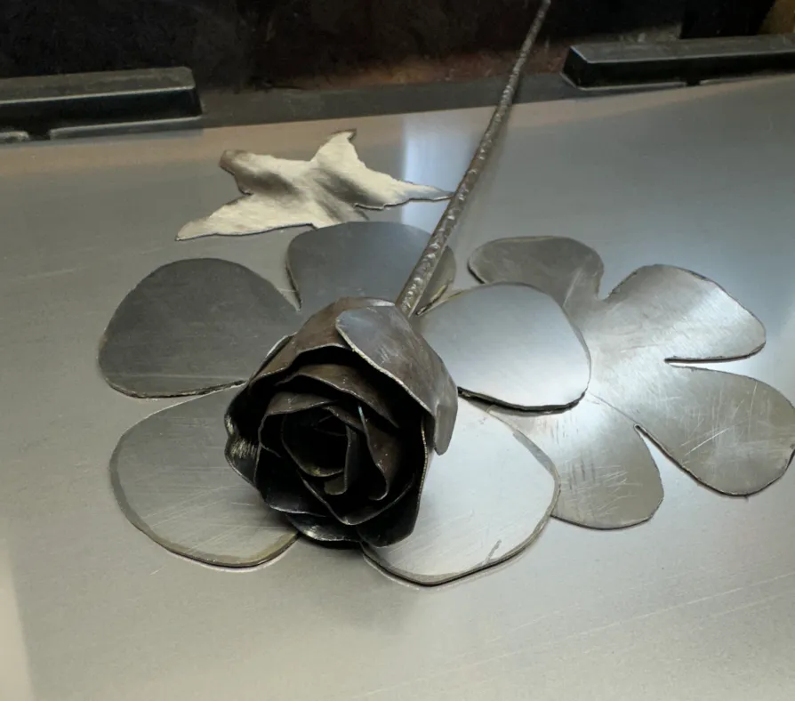 Steel Rose templates valentines day - Free 3D Print Model - MakerWorld