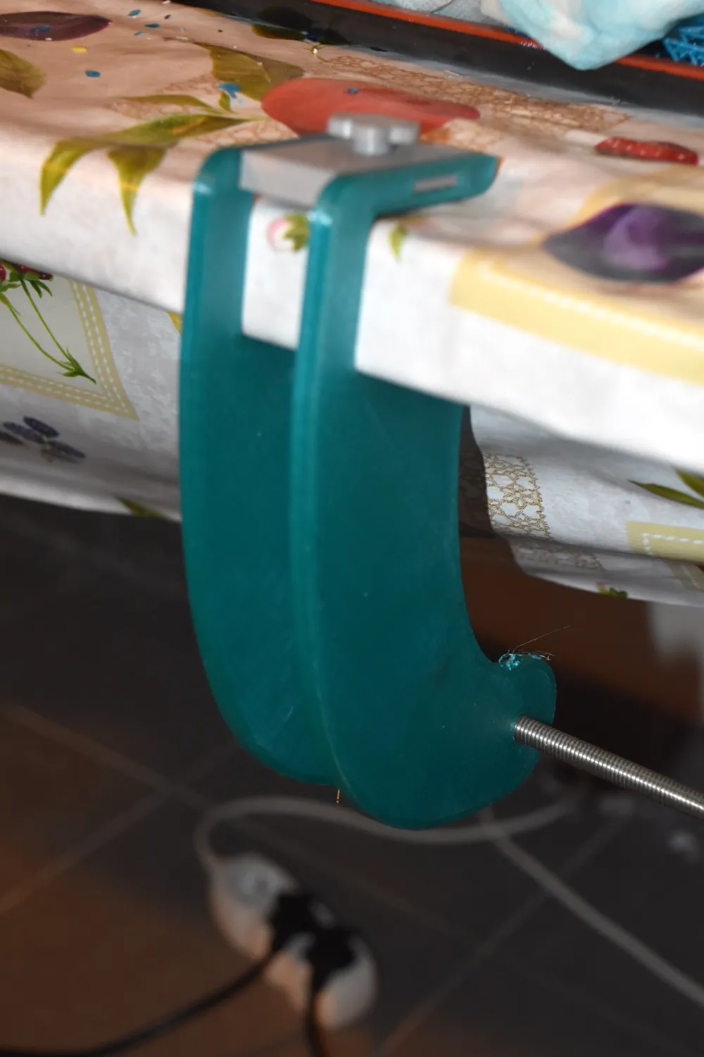 Under Table Filament Holder by KubiV_MakerWorld: Download Free 3D Models