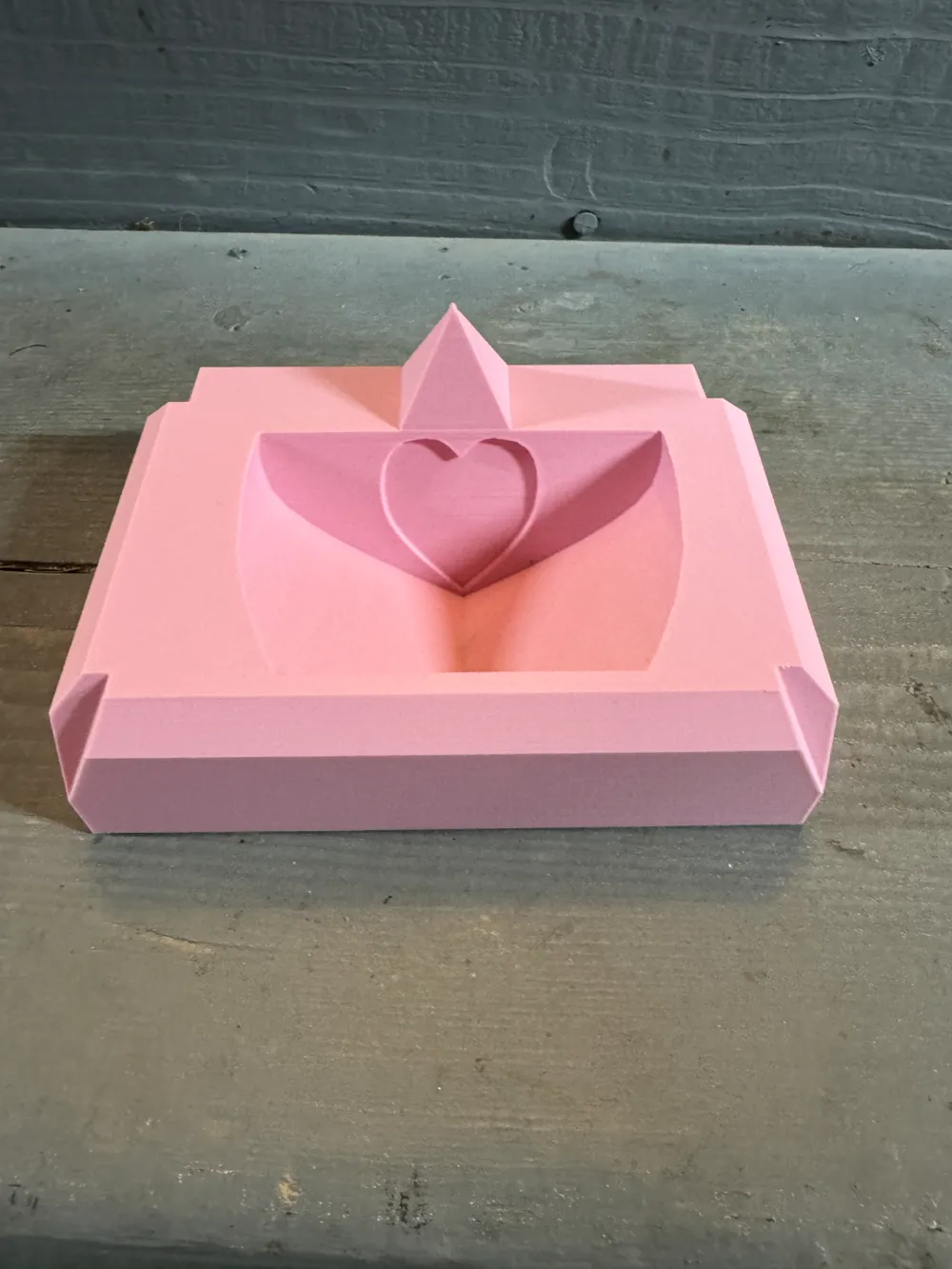 Heart Shaped Display Stand by barbasnoo - MakerWorld