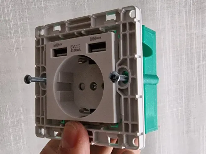 Caja enchufe empotrar Flush-mounted socket box by darvil66 - MakerWorld